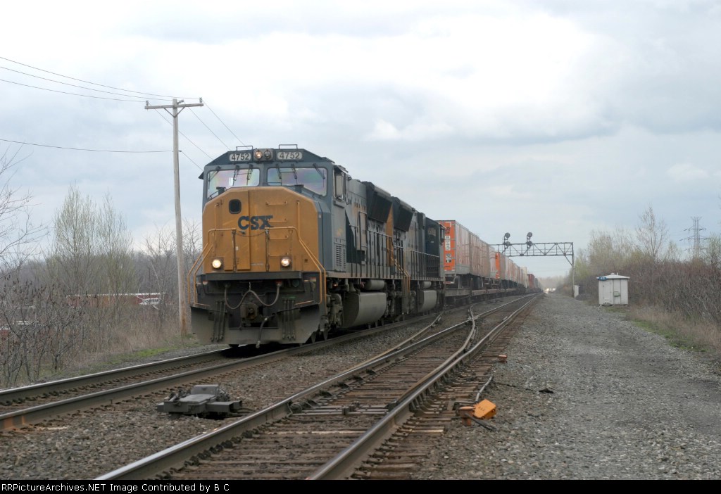CSX 4752 @ Temple Rd. 04/23/2005